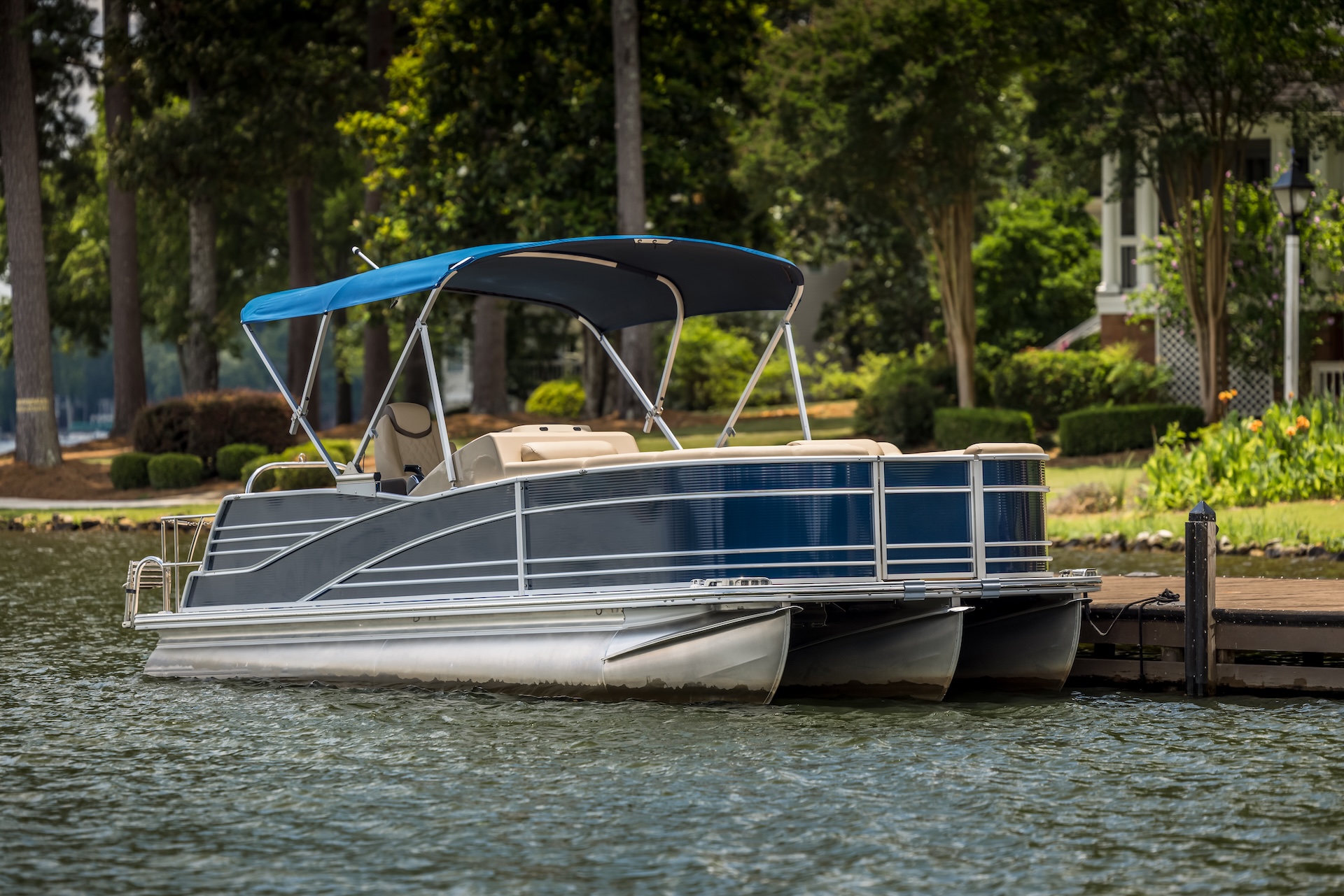 Operating a Pontoon Boat Canada Boaters | BOATERexam