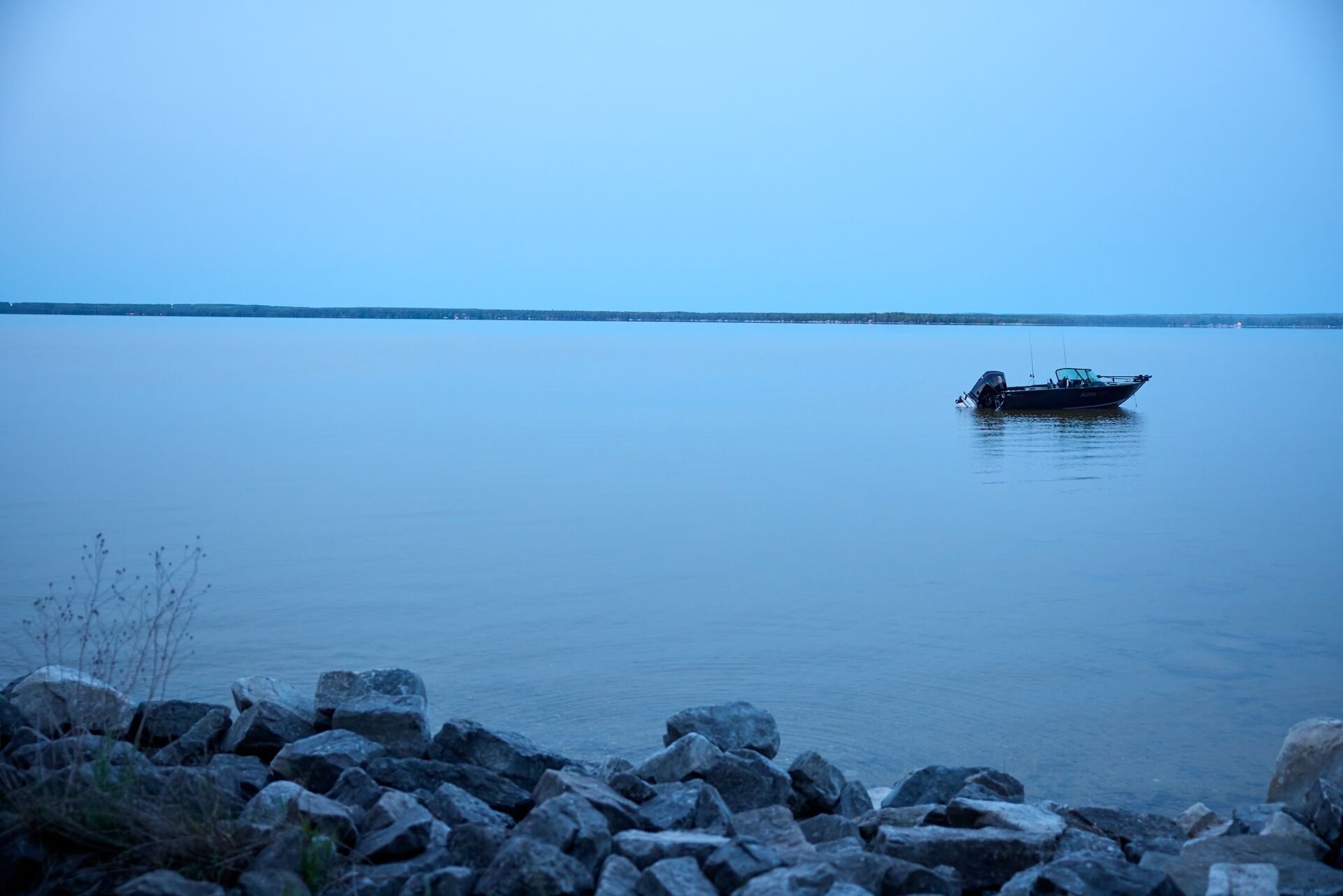 Cold Weather Boating Safety Tips (Stay Warm on the Water) | BOATERexam