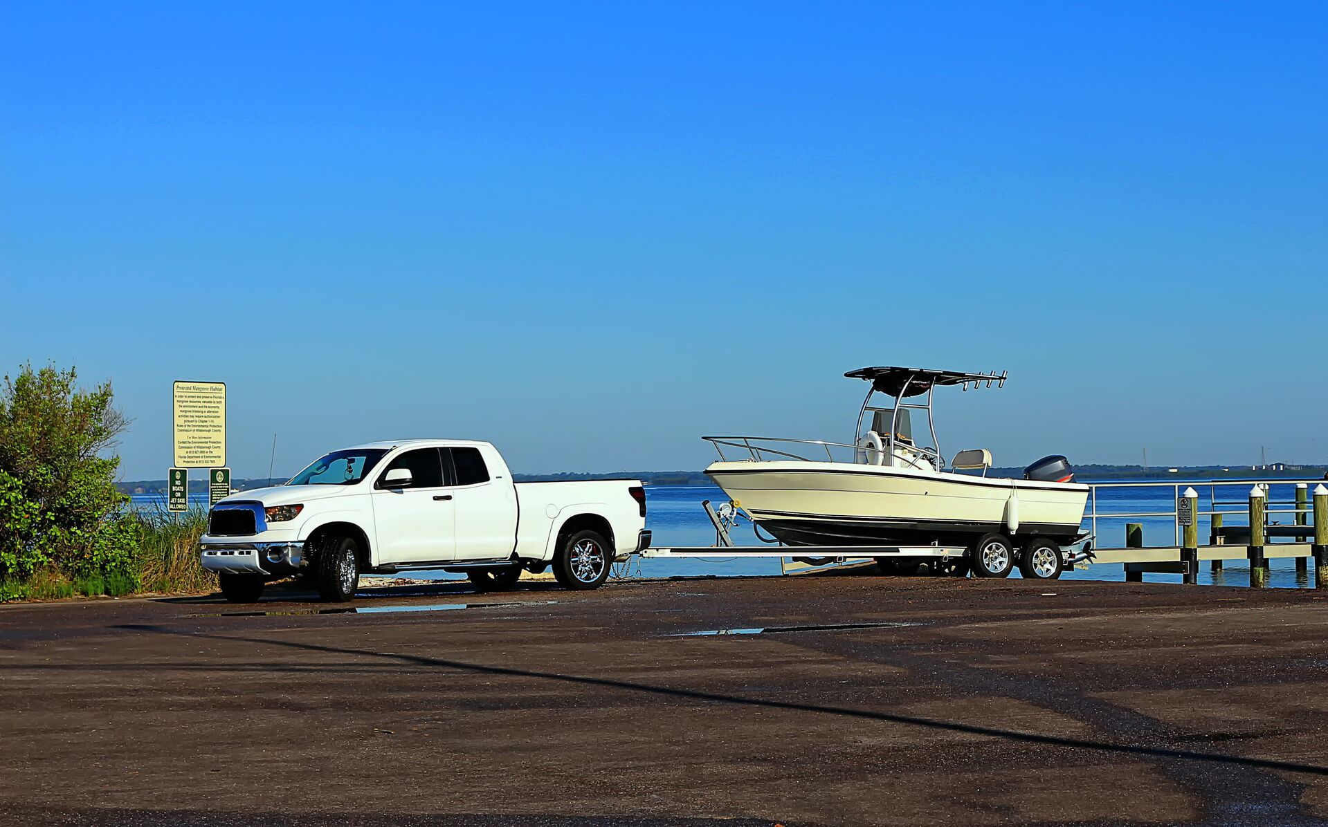 How to Launch a Boat By Yourself | BOATERexam